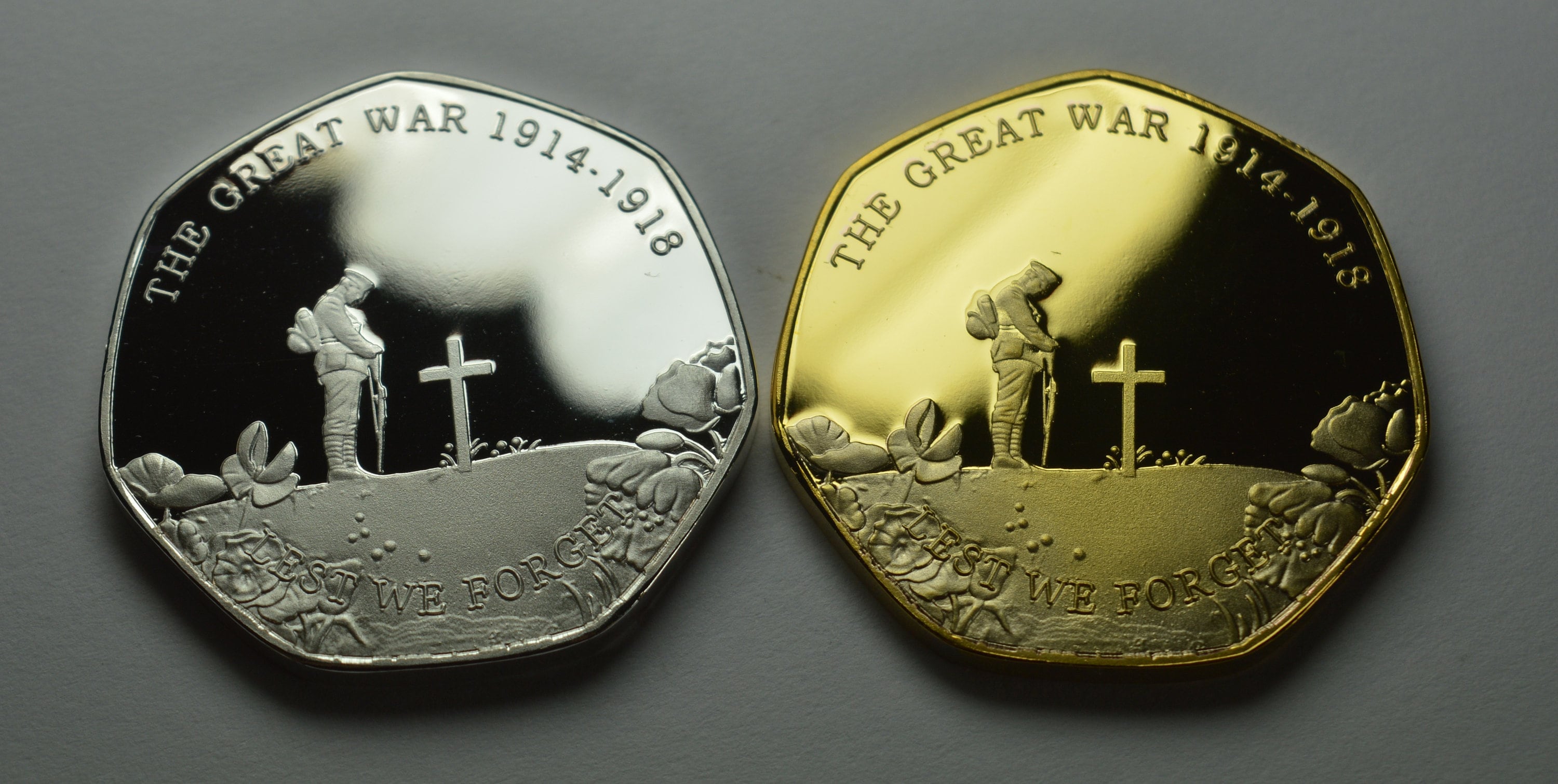 Pair of WW1 Armistice Silver and 24ct Gold Commemoratives in 50p Coin ...