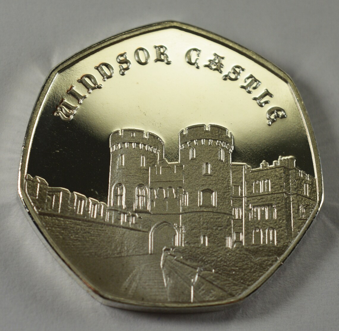 Windsor Castle Silver Commemorative Coin Albums/50p Collectors NEW 2019 ...