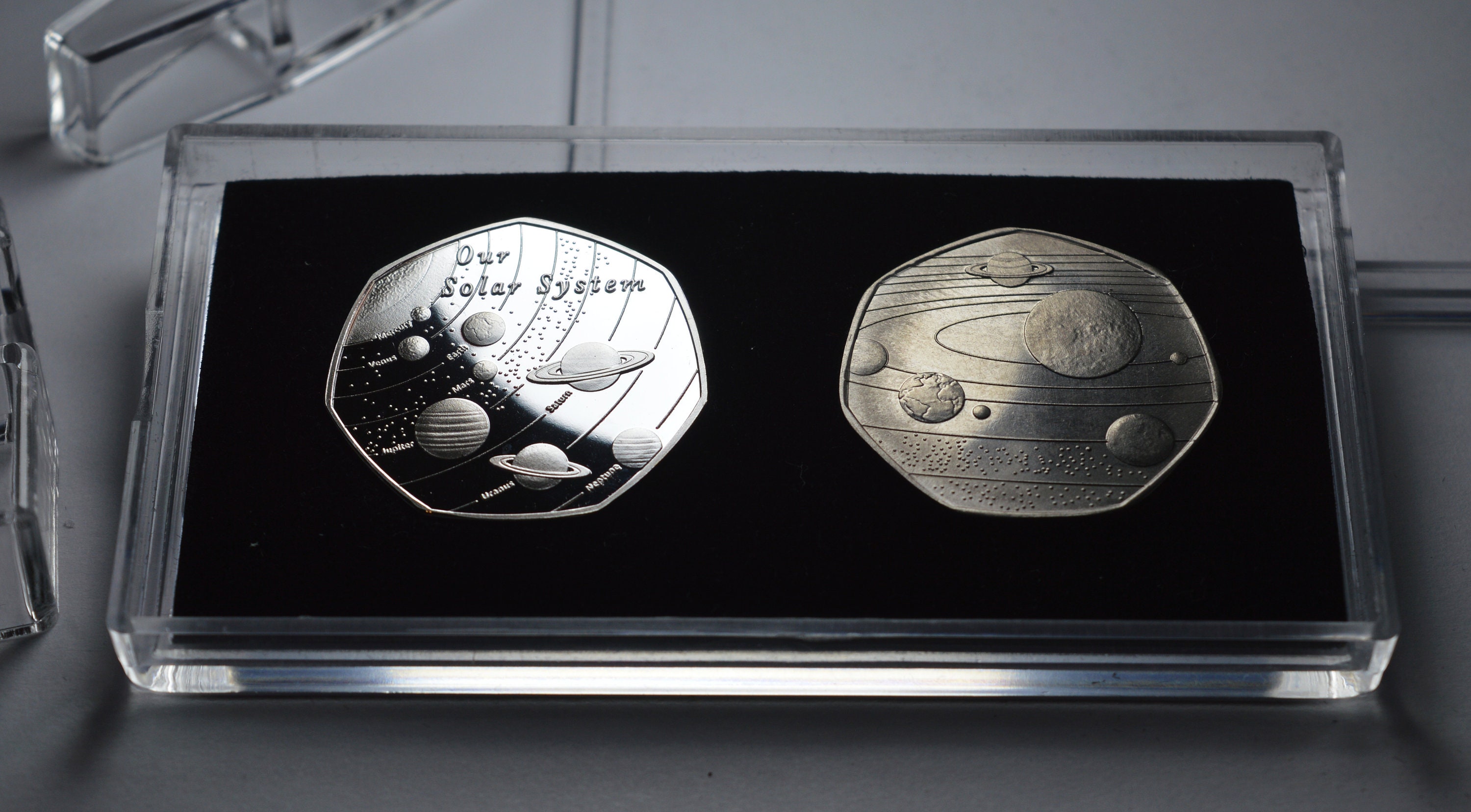 Pair of SOLAR SYSTEM Commemoratives in 50p Coin Display Case and Gift ...