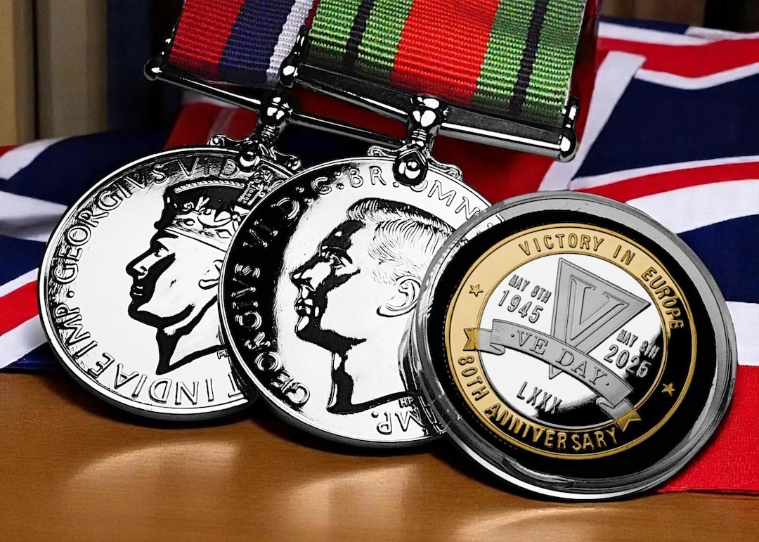 VE DAY 80th Anniversary Dual Metal Commemorative Coin and WW2 Defence ...
