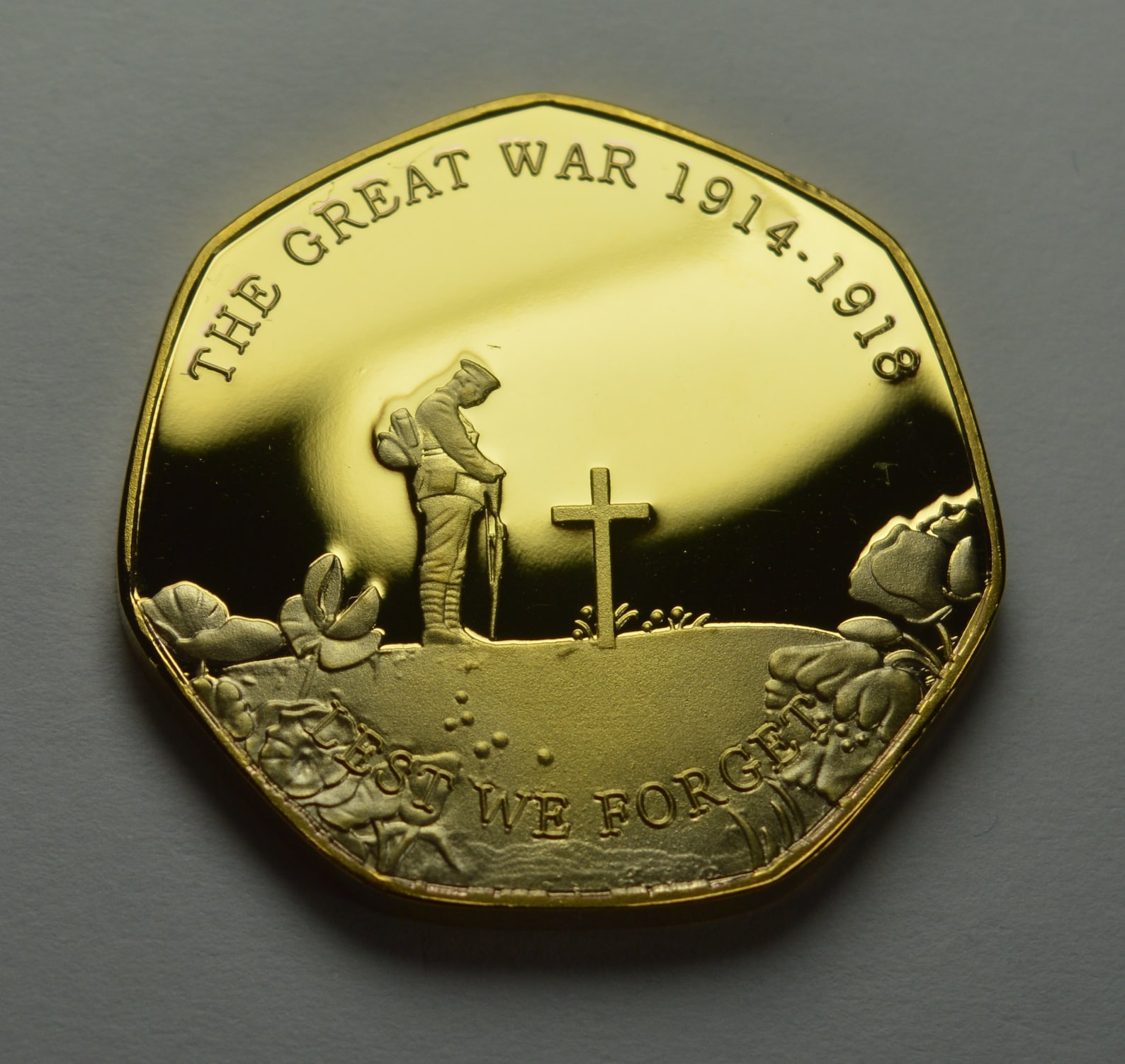 Pair of WW1 Armistice Silver and 24ct Gold Commemoratives in 50p Coin ...