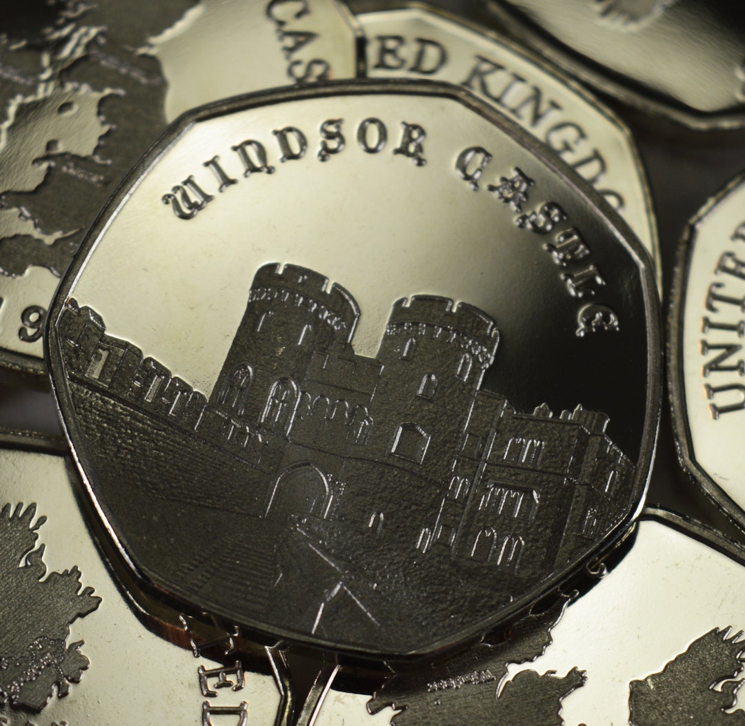 Windsor Castle Silver Commemorative Coin Albums/50p Collectors NEW 2019 ...