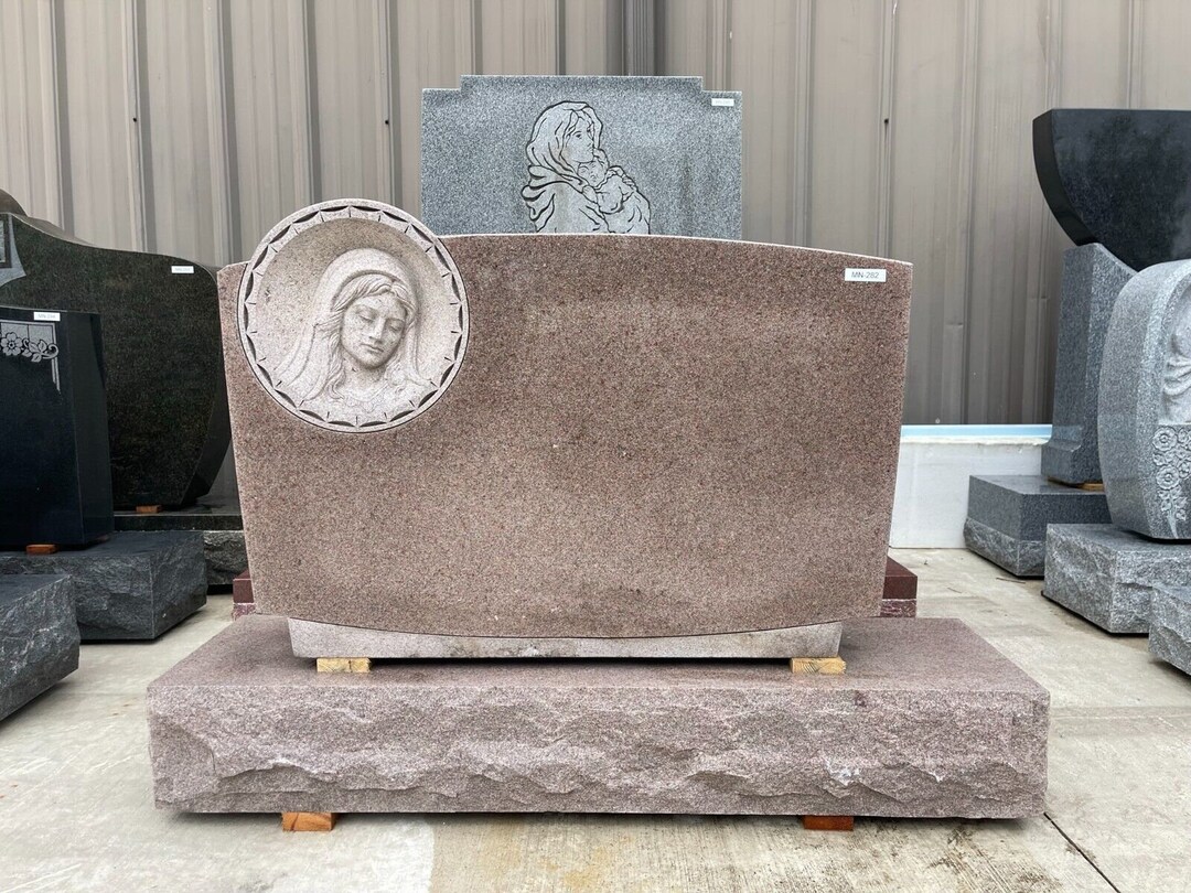 Monumento de granito rosa Mary Carving Cemetery Lápida - Etsy México
