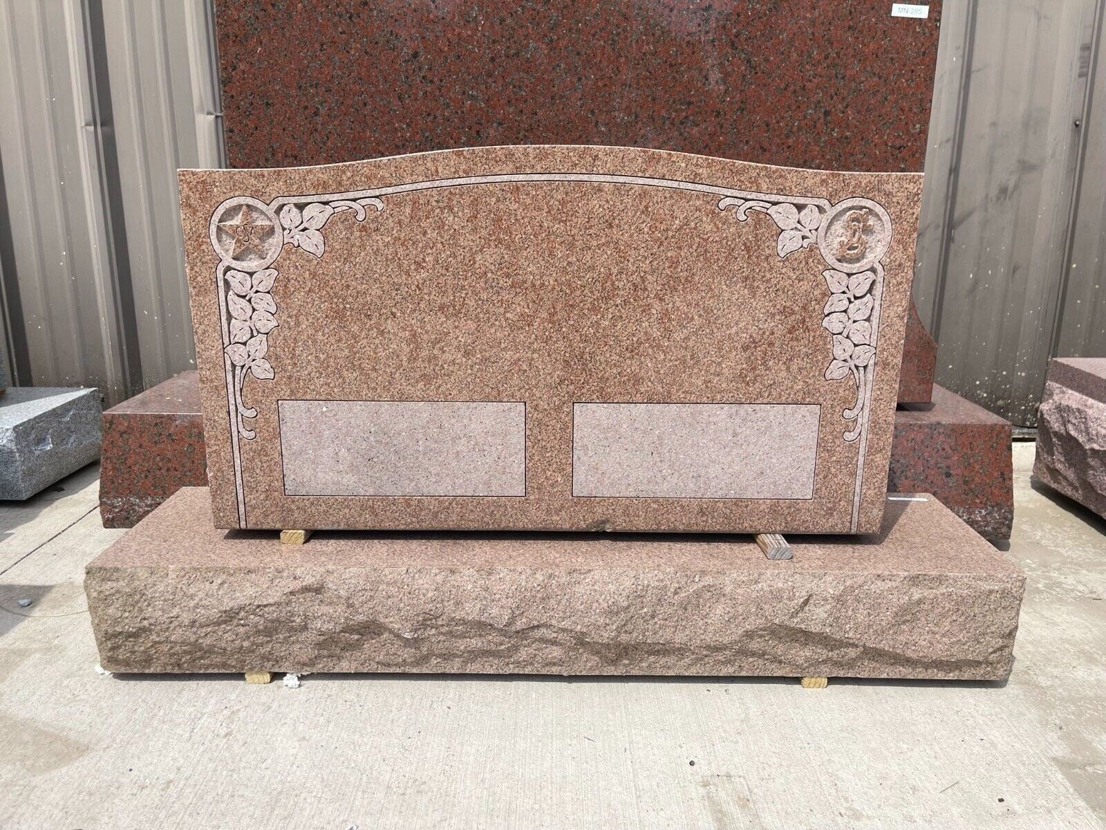 Missouri Red Granite Serpentine Monument MN-14B | Headstone With Carved ...