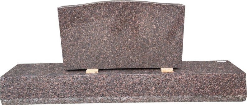 Medium Dakota Mahogany Granite Serpentine Monument MN-27B | Rock Pitch ...