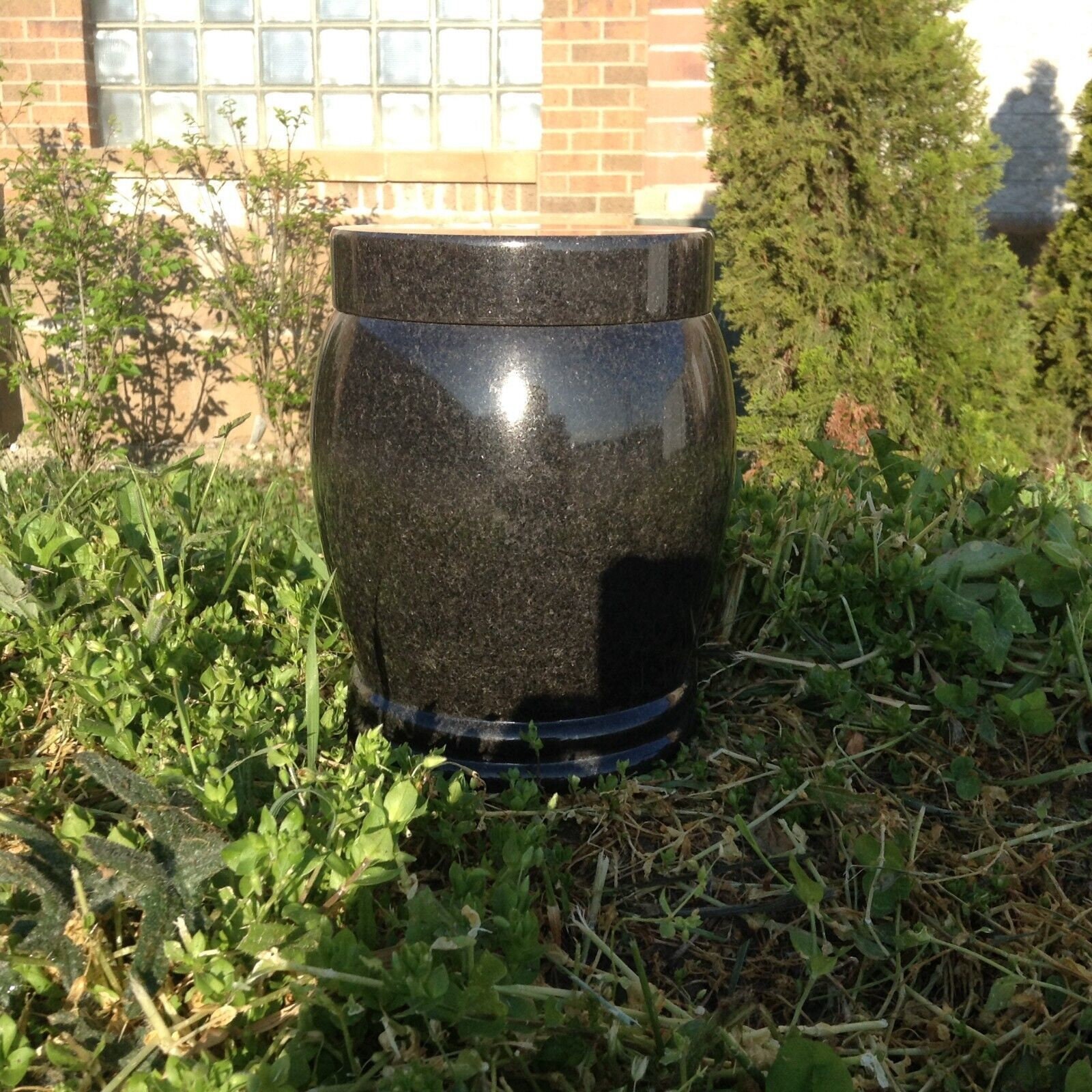 Black Granite Cremation Urn for Ashes Cemetery Memorial Pot Jar 8x6-i ...