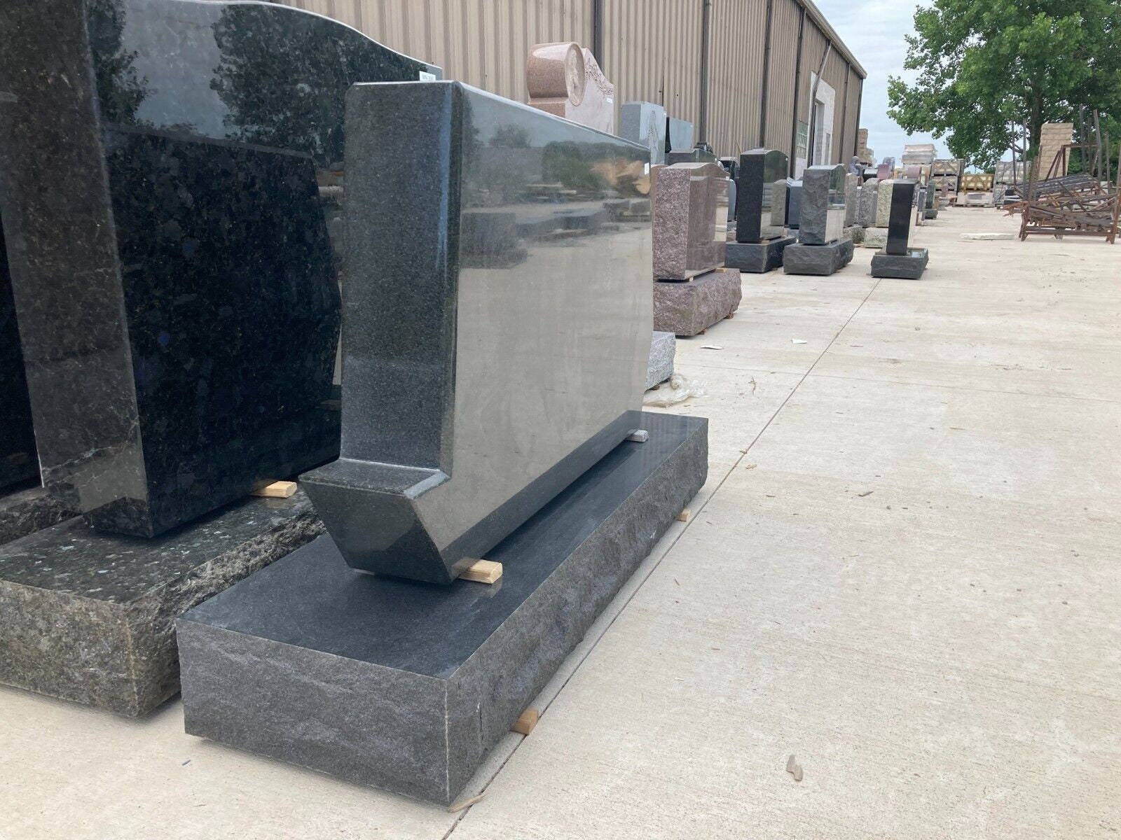 Black Granite Headstone With Vase Platform on Side Monument Cemetery MN ...