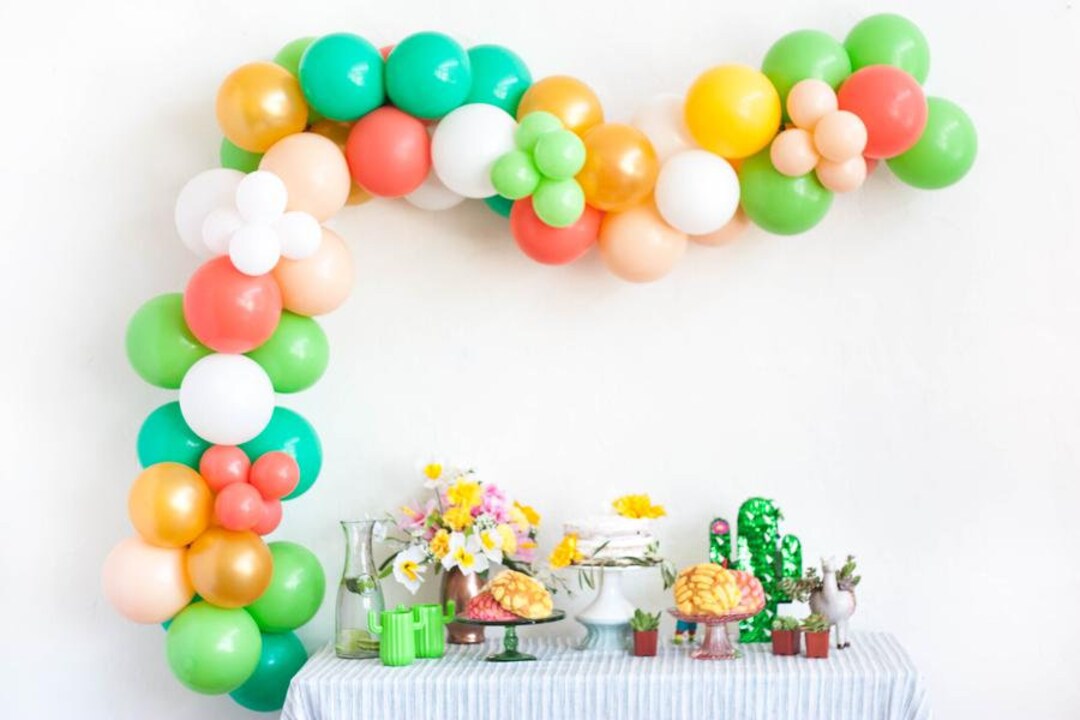 Cactus Balloon Garland//balloon Kit/ Tropical Backdrop/green & Mint ...