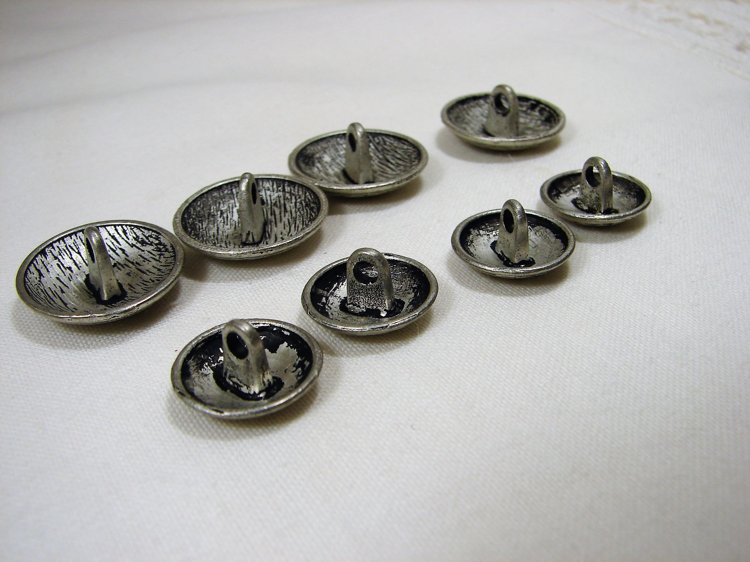 Pewter Shank Buttons 8 Vintage Buttons Streamline Buttons - Etsy