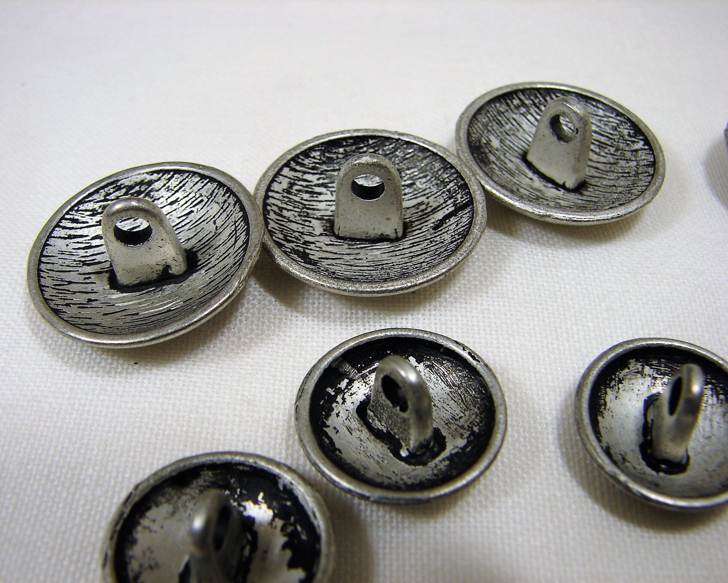 Pewter Shank Buttons 8 Vintage Buttons Streamline Buttons - Etsy