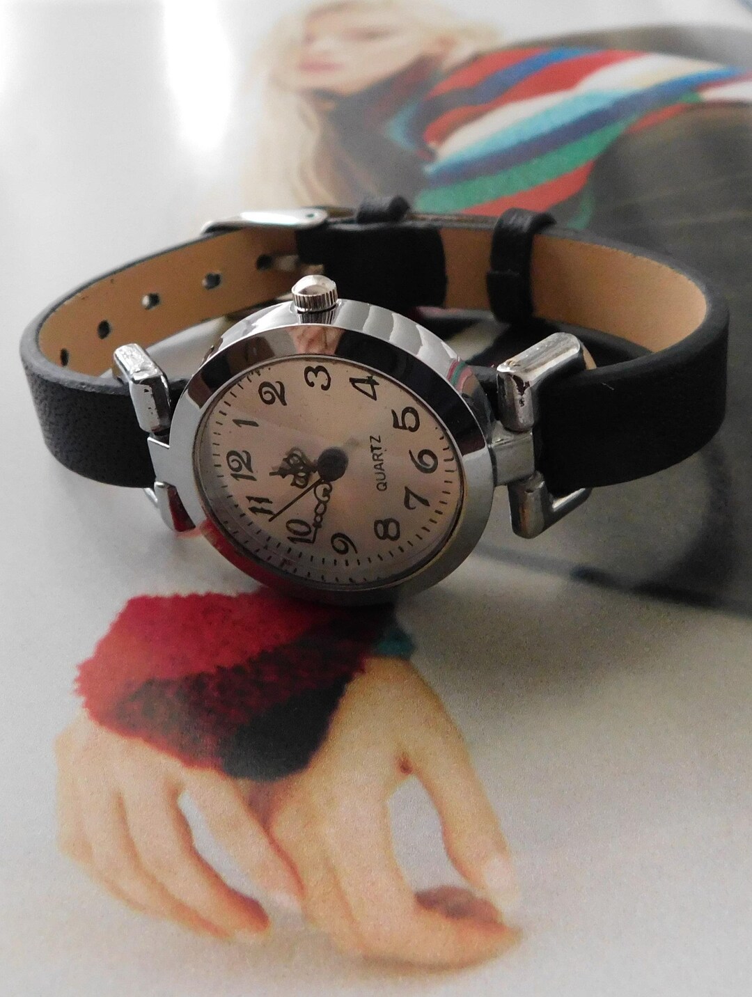 Simple Watch for Women. Classic Women's Watch. Vintage Style Watch for ...