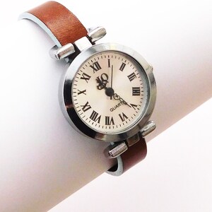 Simple Leather Watch for Women, Leather Wristwatch, Retro Minimalist ...