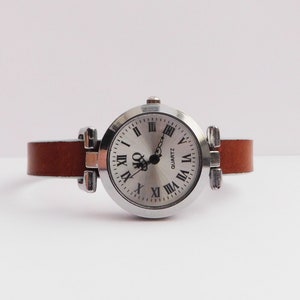 Simple Leather Watch for Women, Leather Wristwatch, Retro Minimalist ...