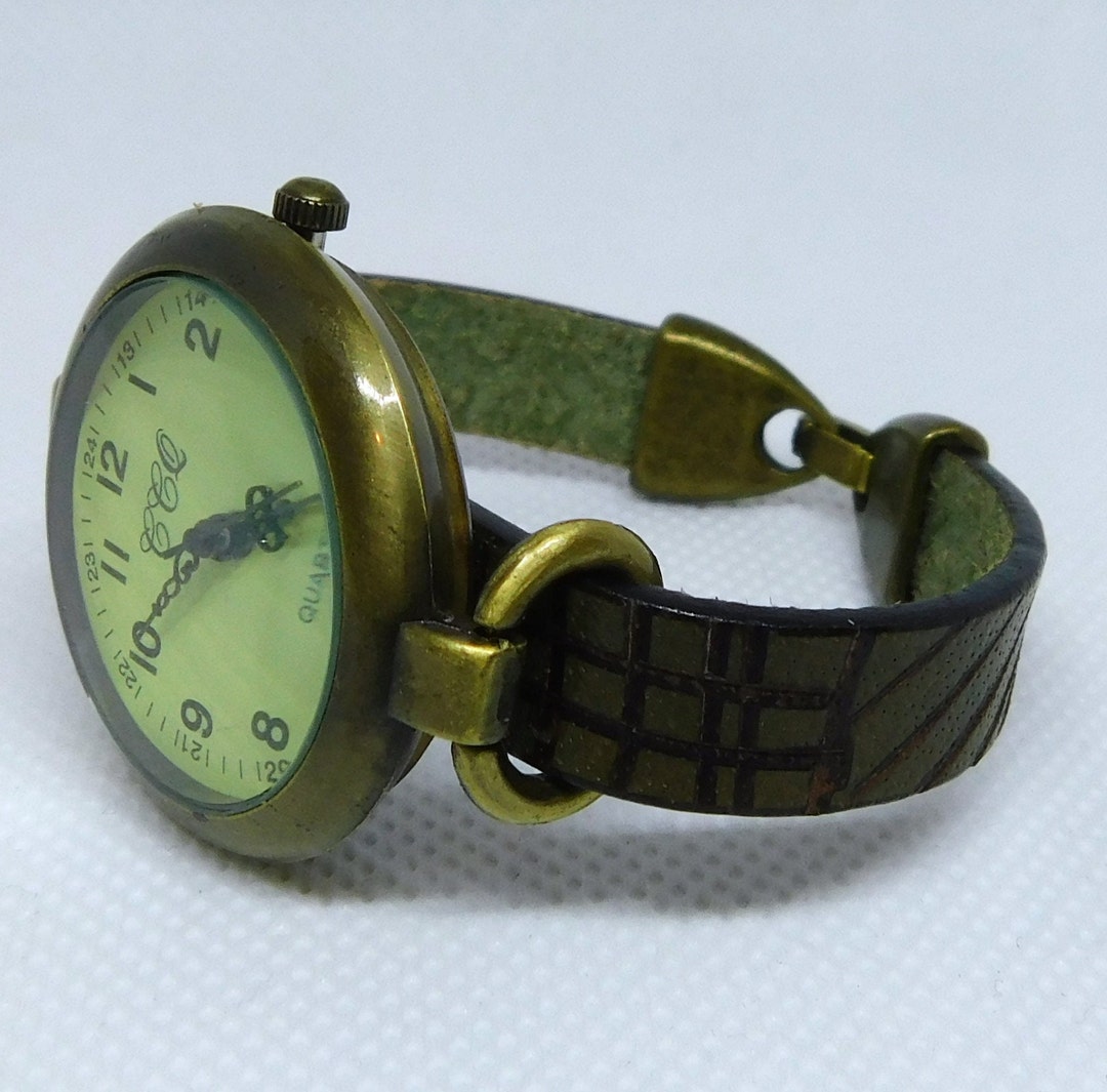 One of a Kind Wristwatch for Women. Retro Style Watch With Burned ...