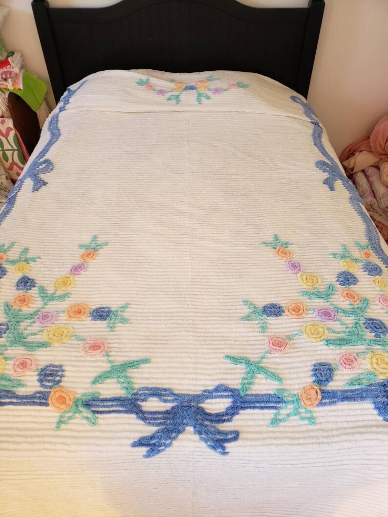 Beautiful Vintage Chenille Bedspread - Etsy