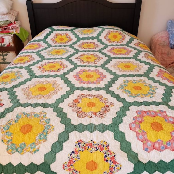 Flower Garden Quilt - Etsy