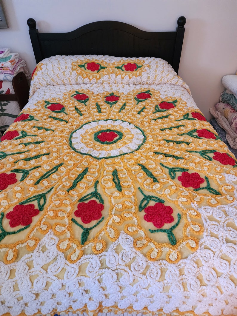 Beautiful Vintage 1950's Sunflower Chenille Bedspread - Etsy