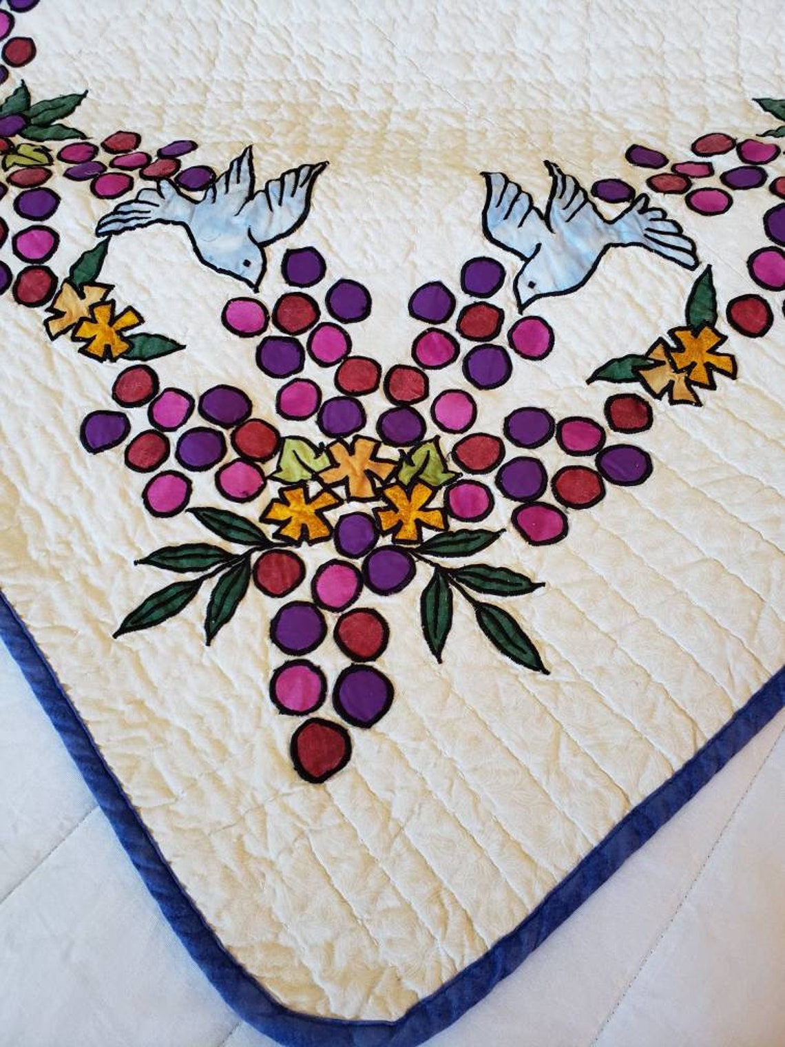 Beautiful Applique Quilt With Birds and Berries - Etsy