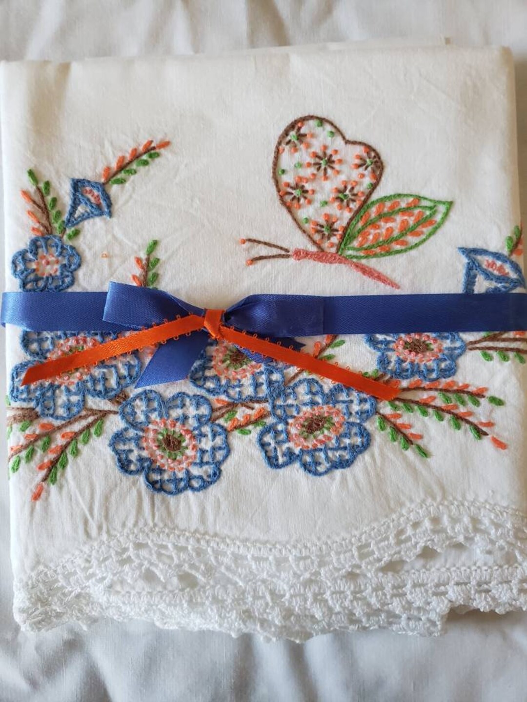 Beautiful Pair of Vintage Embroidered Pillowcases - Etsy