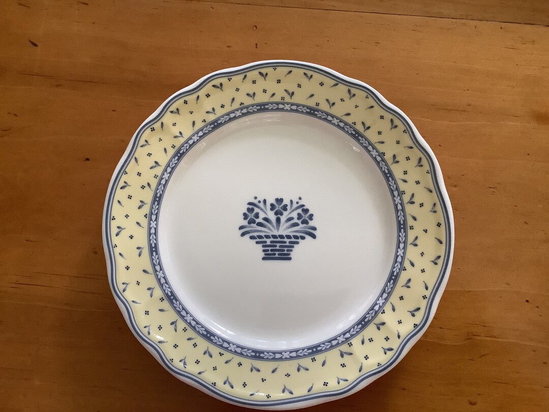 Epoch Blue Baskets E 833, Bread Plate, Dessert Plate 7 3/4 Inch, Yellow ...