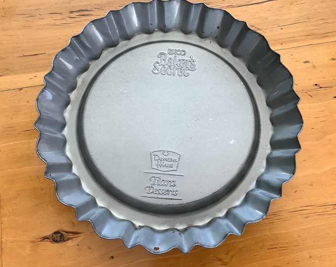 Tiara Dessert Pan, Ecko and Bakers Secret, Duncan Hines, Non Stick ...