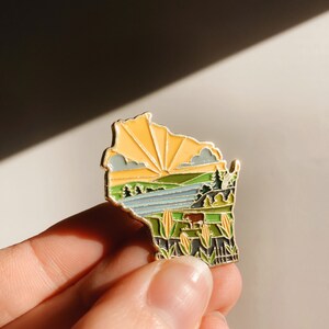 Wisconsin Enamel Pin | Gold Soft Enamel Pin | Illustrated United State ...