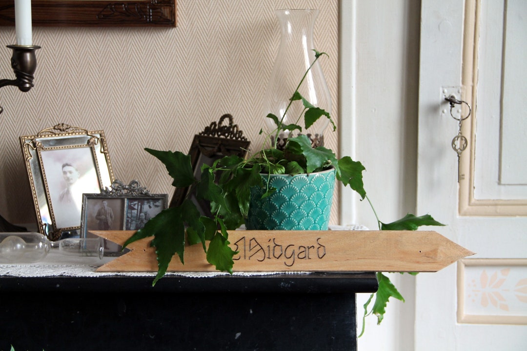 Customizable Fantasy World Directional Arrow - Etsy