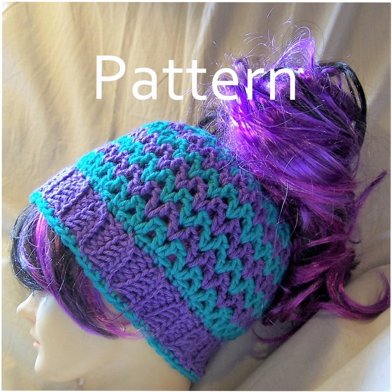 Messy Bun Hat Pattern in V-stripes, Poof Ball Beanie Pattern, Crochet ...