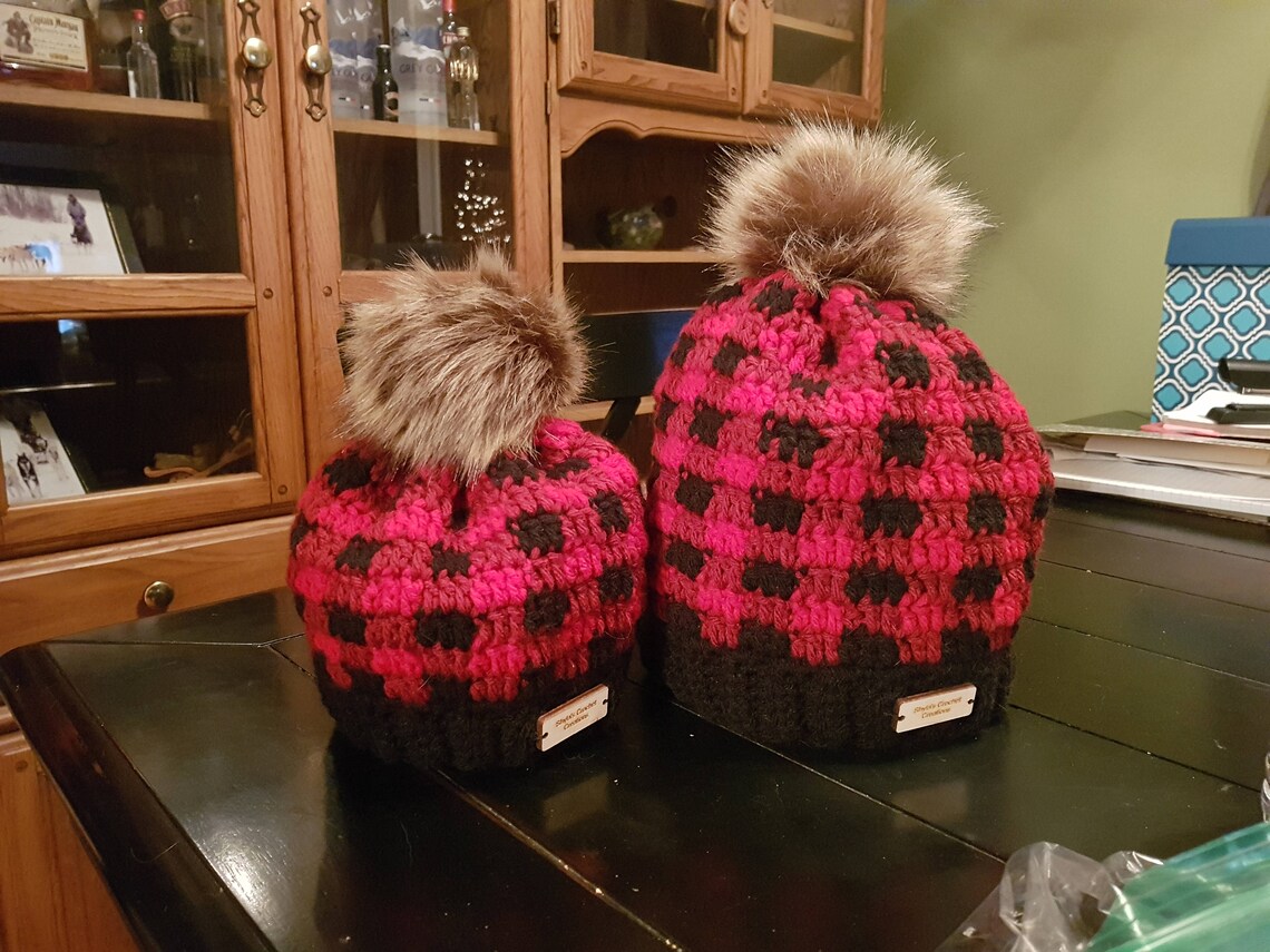Crochet buffalo plaid hat Red buffalo plaid toque | Etsy