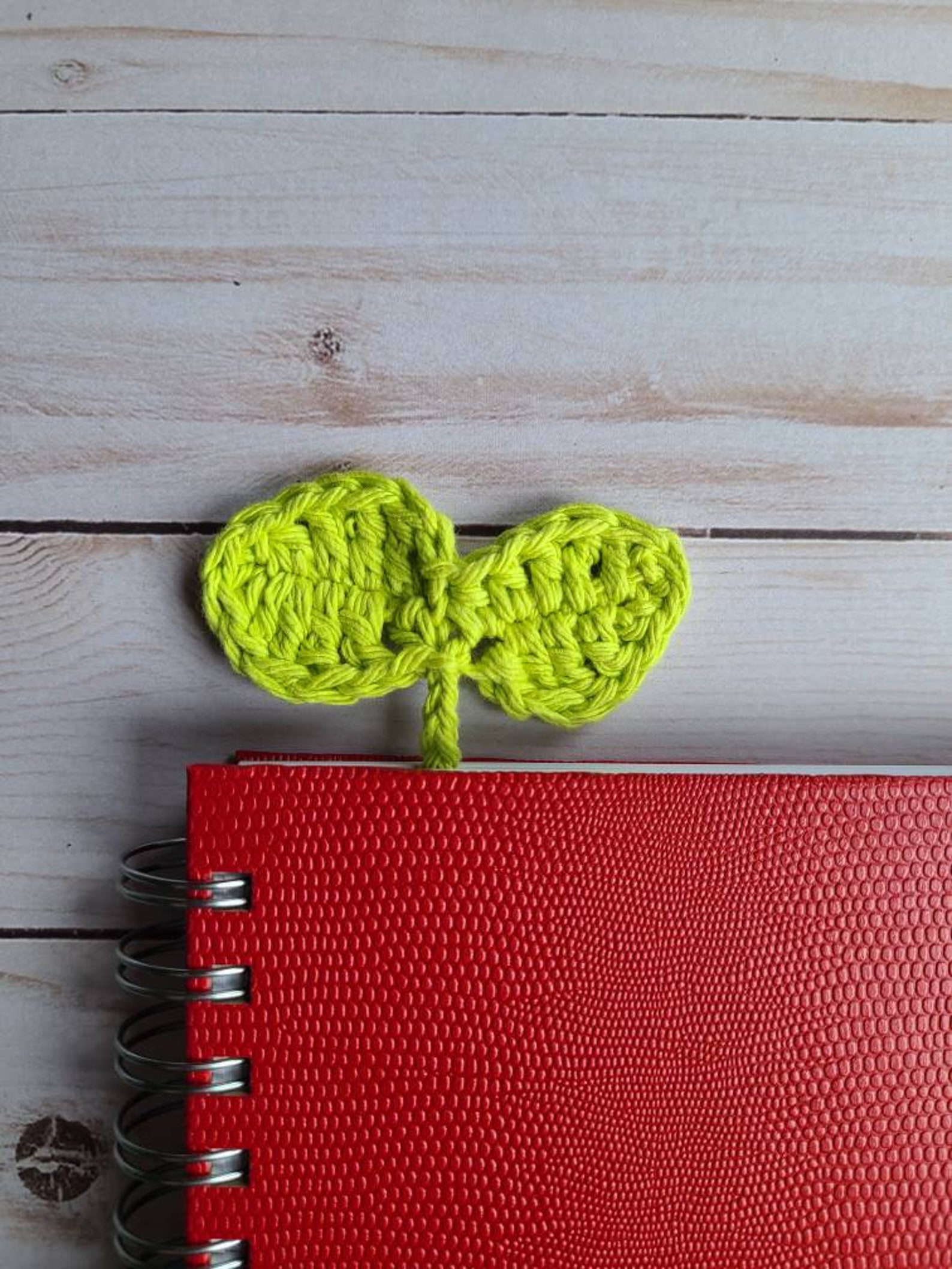 Crochet Sprout bookmark plant page saver | Etsy