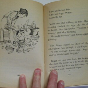 Pee Wee Scouts: Camp Ghost-away A Weekly Readers Hardback Children's ...