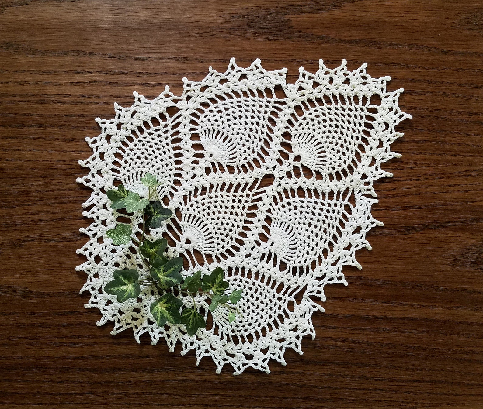 Pineapple Doily, 11 X 14 Crochet Doily Centerpiece, Vintage Home Décor ...