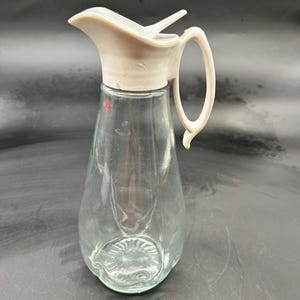 Vintage Log Cabin 26 OZ GLASS 9" Syrup Pitcher White Plastic Dispenser ...