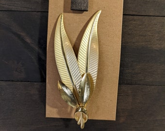 Gold Feather Pin - Etsy