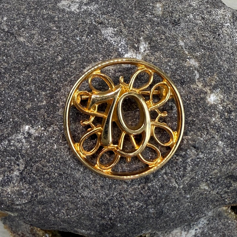 Avon Presidents Club Pin - Etsy