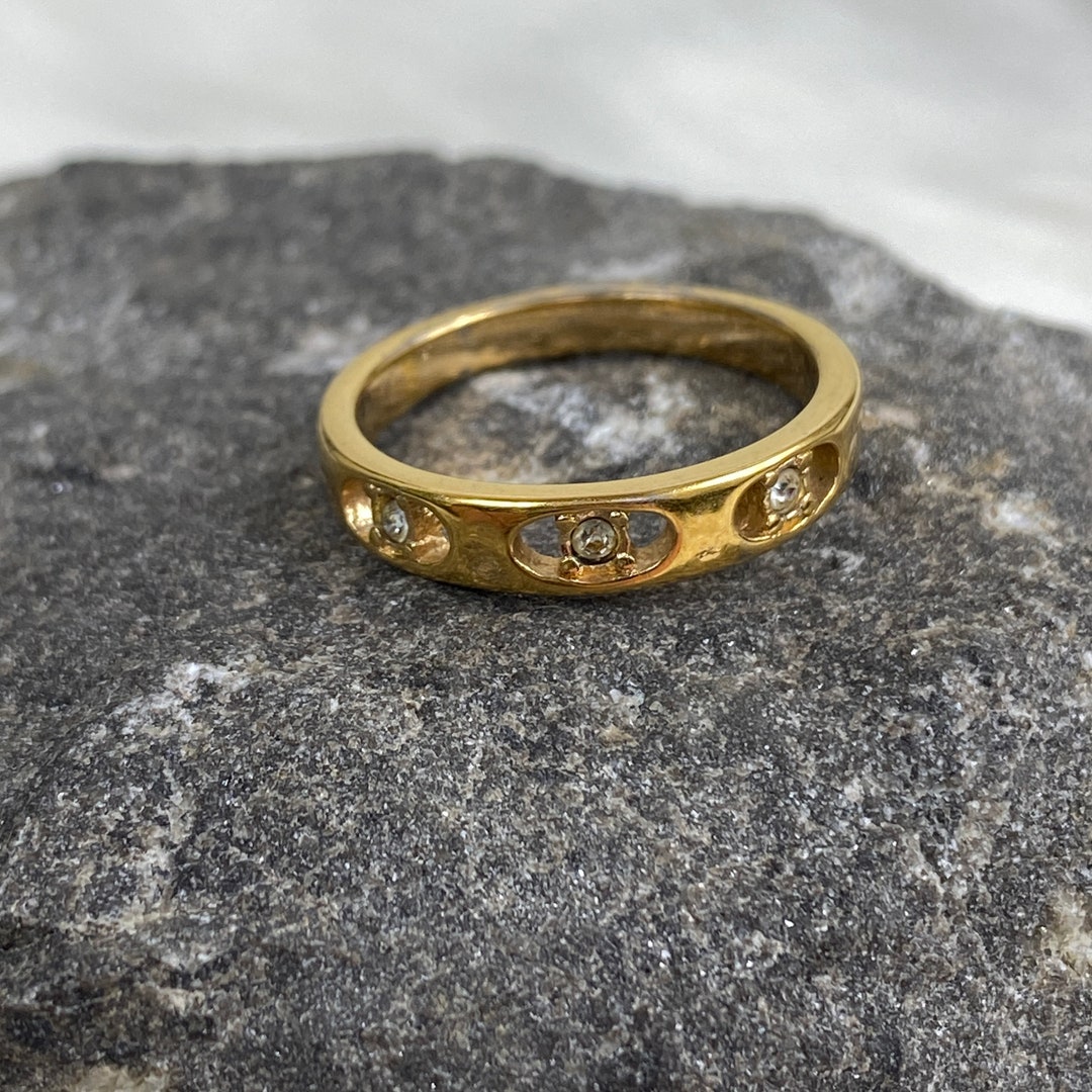 Vintage Avon Ring Gold Toned Band With White Stones 1981 Size 8 - Etsy
