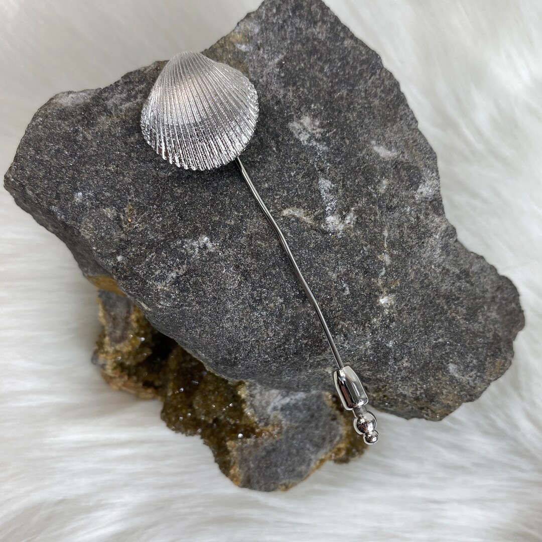 VTG Crown Trifari Silver Tone Clamshell Clam Seashell Sweater Scarf ...