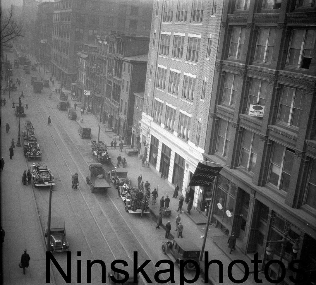 1920s Philadelphia, Arch Street Birds Eye View zeigt Feuerwehr ...