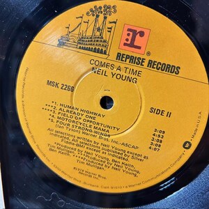 Neil Young-"comes a Time" Vintage Vinyl Record Album - Etsy