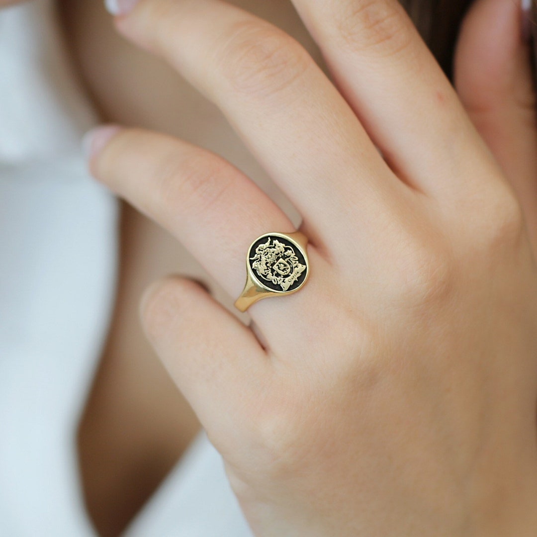 Custom Coat of Arms Signet Ring, Family Crest Rings, Family Crest ...