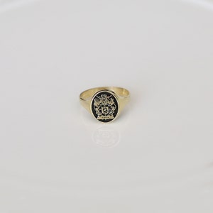 Custom Coat of Arms Signet Ring, Family Crest Rings, Family Crest ...