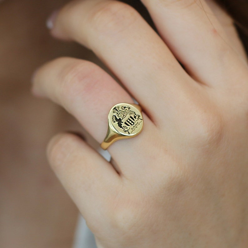 Custom Coat of Arms Signet Ring, Family Crest Rings, Family Crest ...