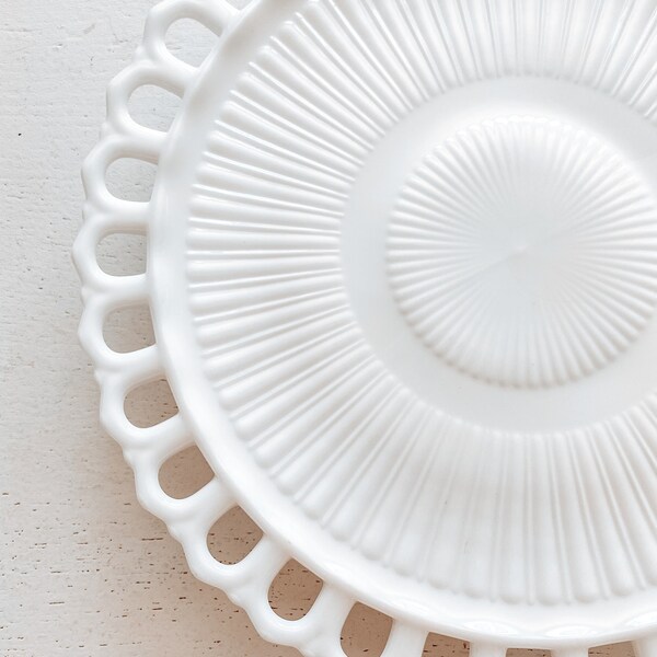 Milk Glass Cake Stand - Etsy