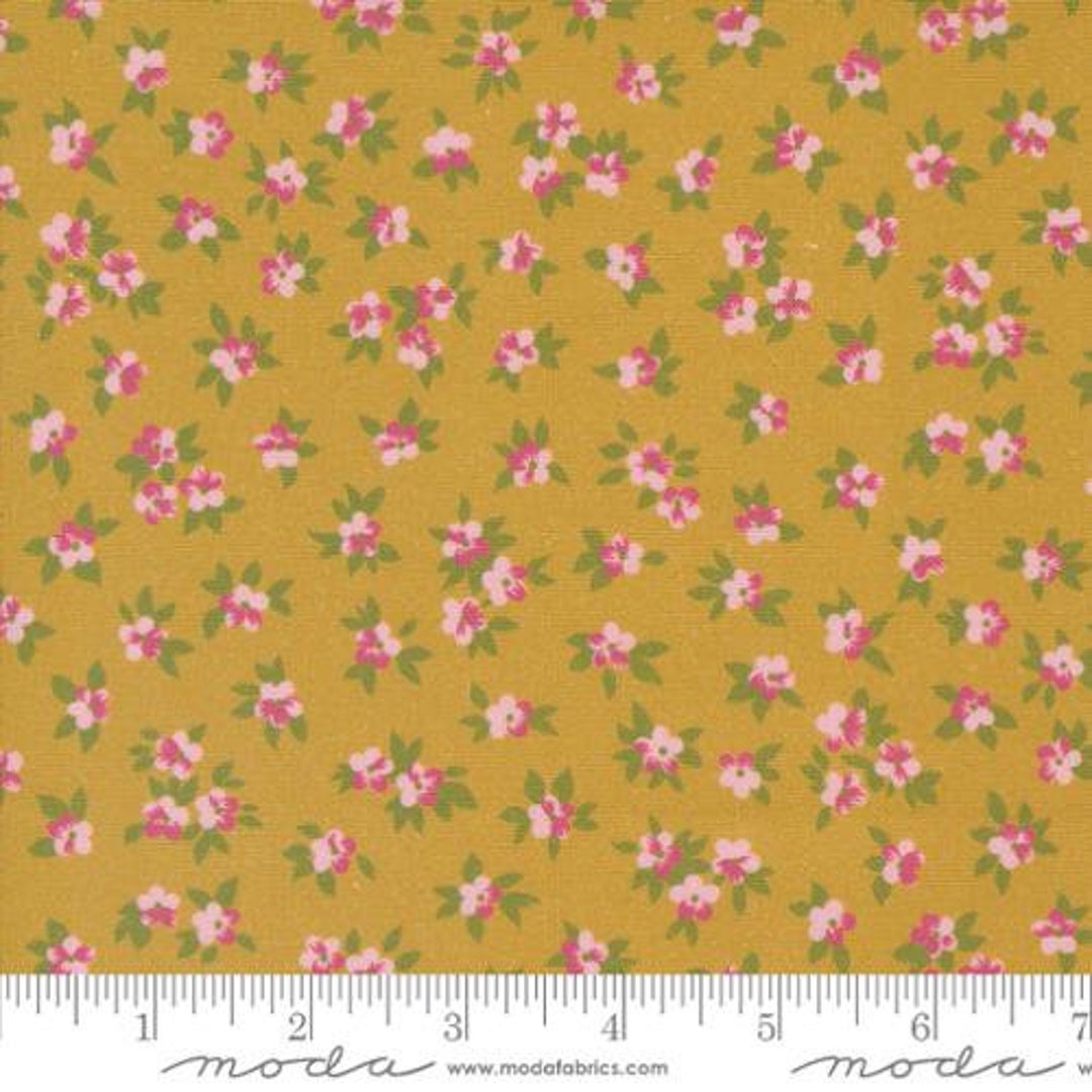 Chelsea Garden Collection Tea Rose Ditsy Small Gold Florals Yardage by Betsy Chutchian for Moda ...