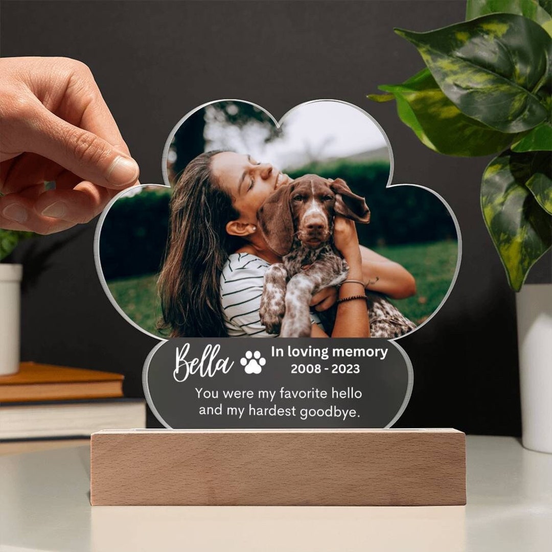 Personalized Pet Memorial LED Lighted Paw Plaque - Etsy