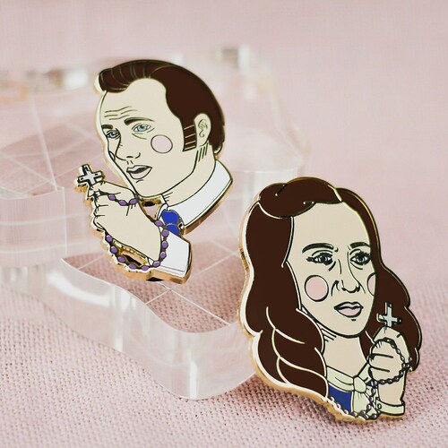 THE CONJURING ANNABELLE Face Enamel Metal Pin Badge - Etsy