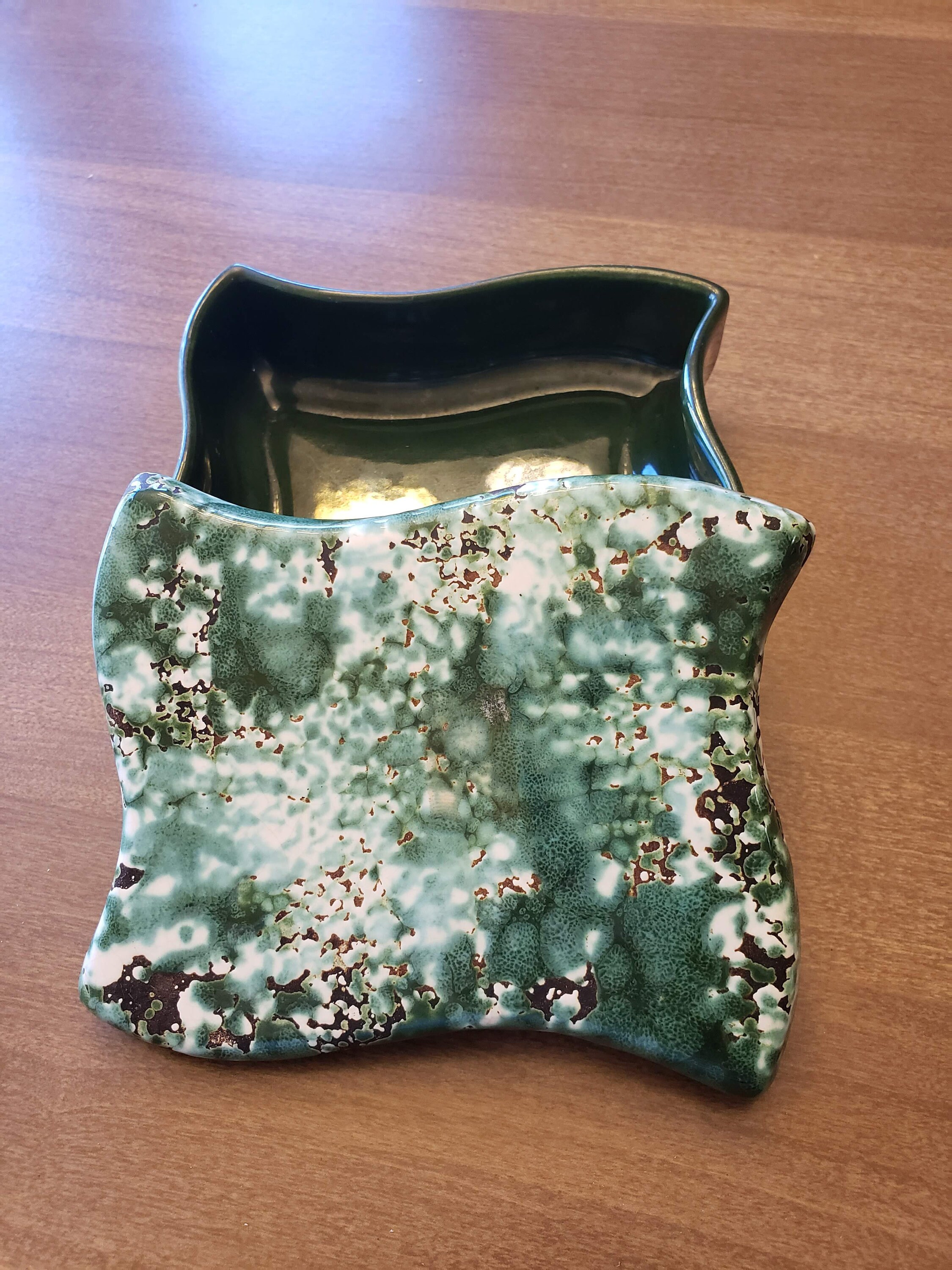 California Pottery Green and White Rhomboid-shaped Speckled Keepsake ...