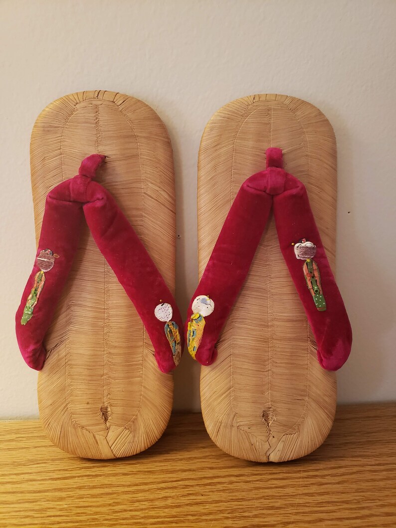 Geisha Sandals Shoes, Bamboo With Red Velvet Straps and Images of ...