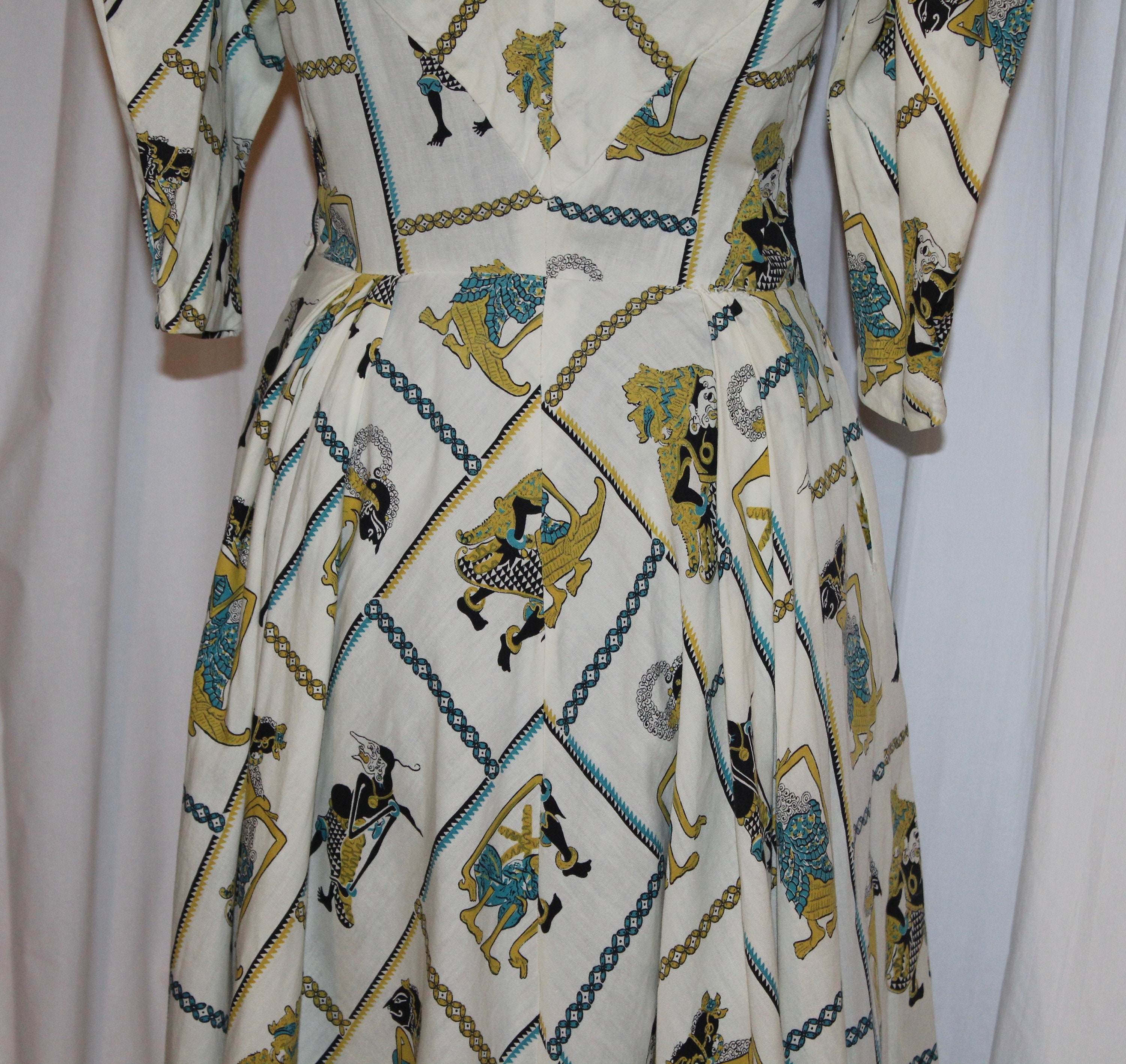 Vintage 50s Cotton Print Dress, Fierce Tribal, V Front & Back, Elbow ...