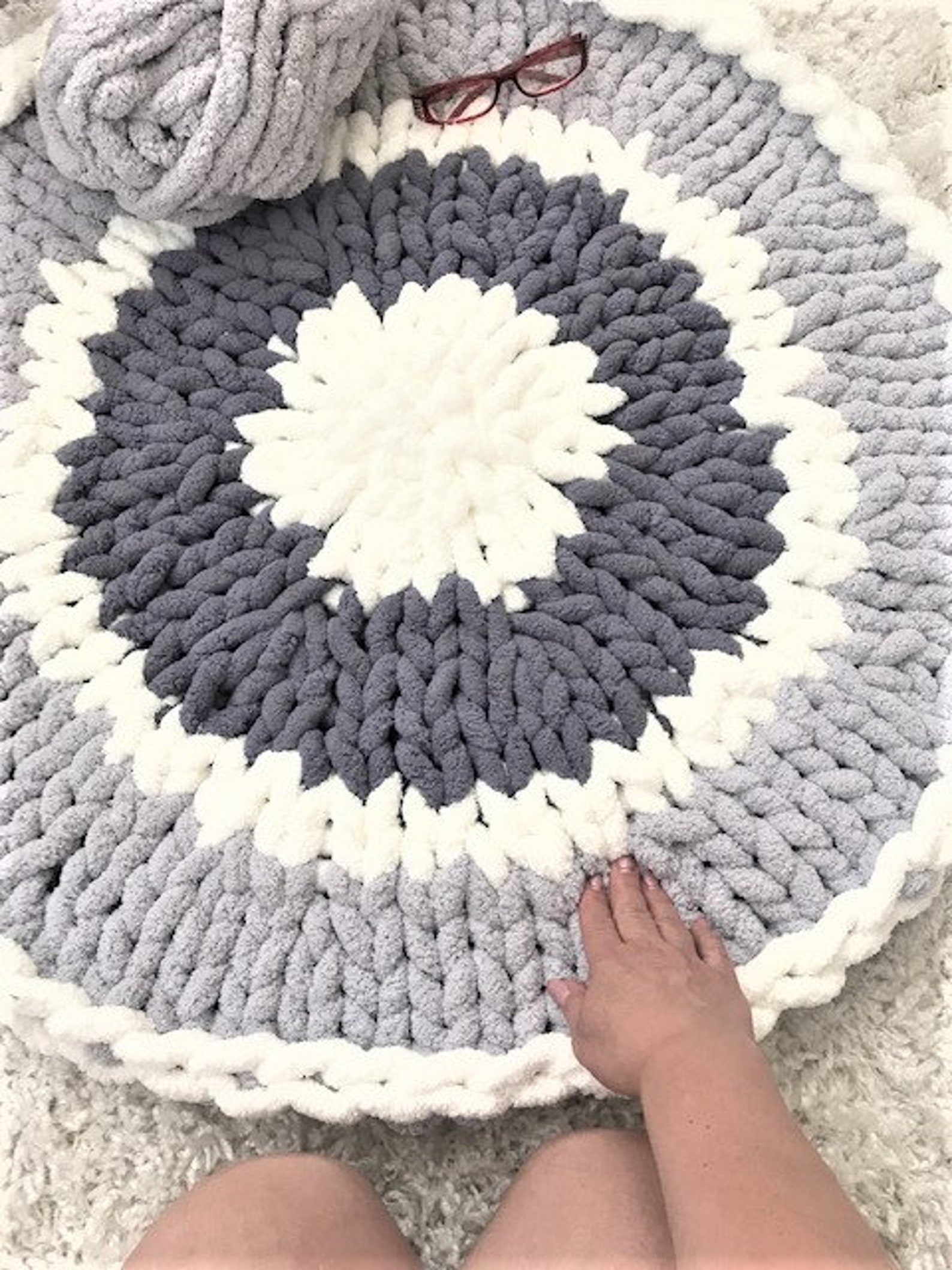 Rug Round Rug Knitted Circular Rug Chunky Chenille rug | Etsy